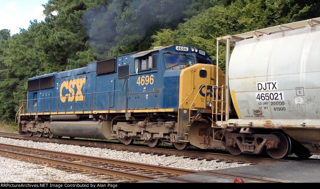 CSX SD70M 4696